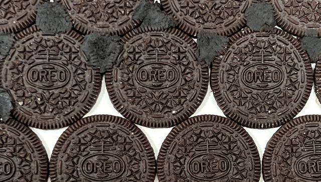 KC artist crumbles Oreos to make portraits of Chiefs players | Kansas ...