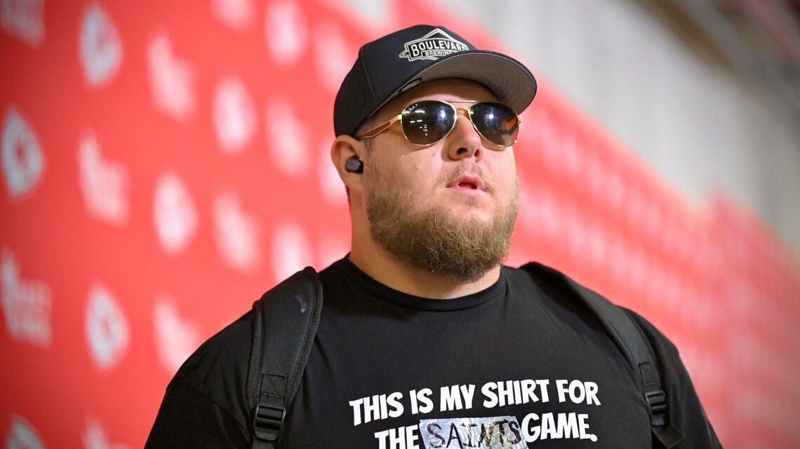 Two Chiefs players make beer run after AFC Championship win | Kansas ...