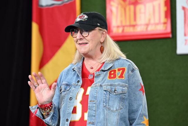 Donna Kelce wears floral Chiefs hat with Taylor Swift twist | Kansas ...