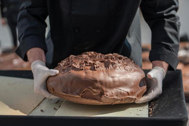 Russell Stover makes world’s largest box of chocolates | Kansas City Star