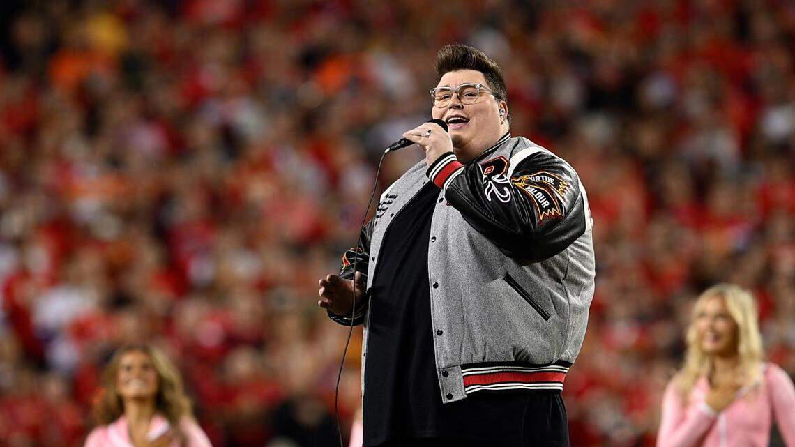 Gospel star Jordan Smith sings national anthem at Kansas City Chiefs ...