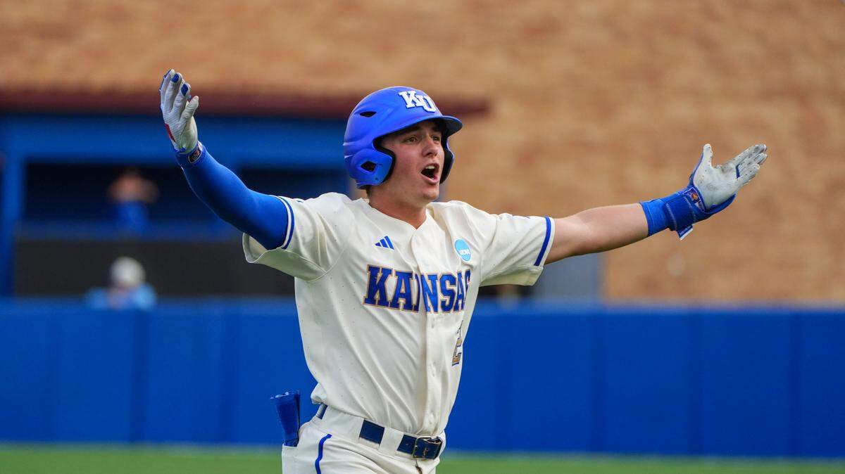 Kansas Jayhawks upend Arkansas in Lawrence regional thriller | Kansas ...