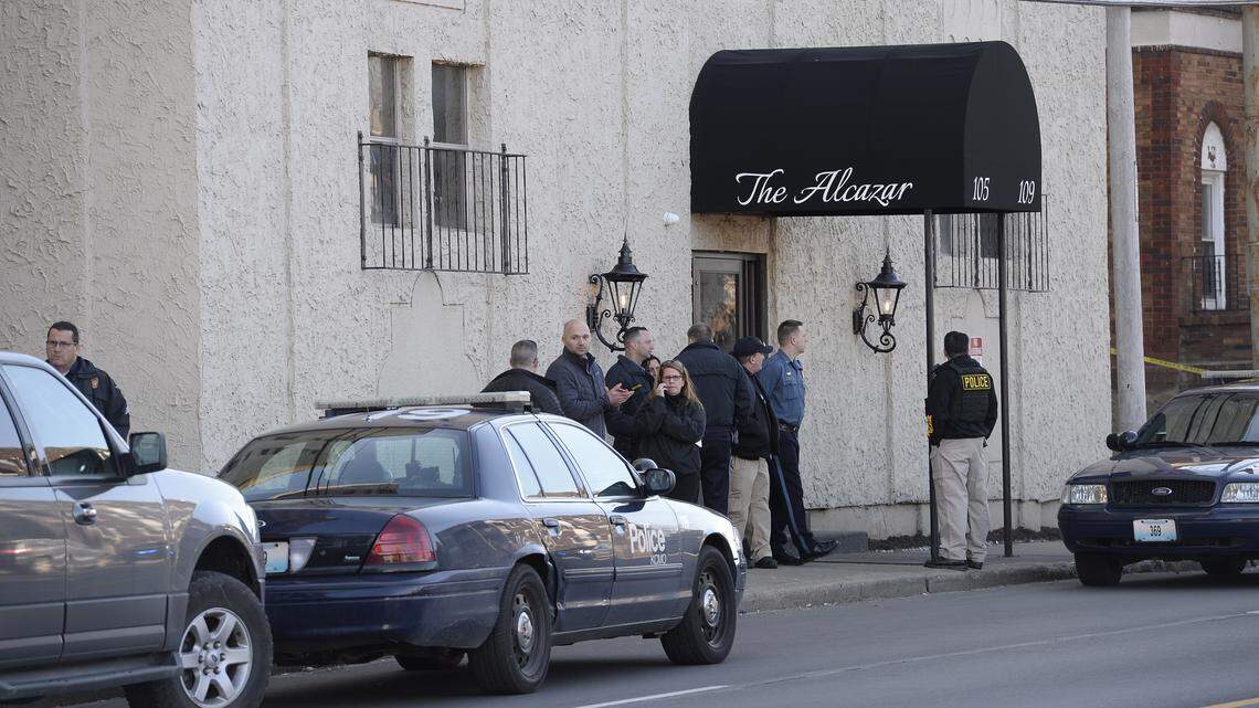 FBI agent shoots person at Kansas City apartment building | Kansas City ...