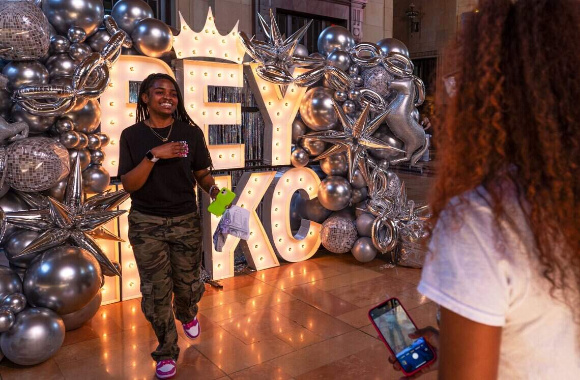 Beyoncé sign at Union Station celebrates Kansas City concert | Kansas ...
