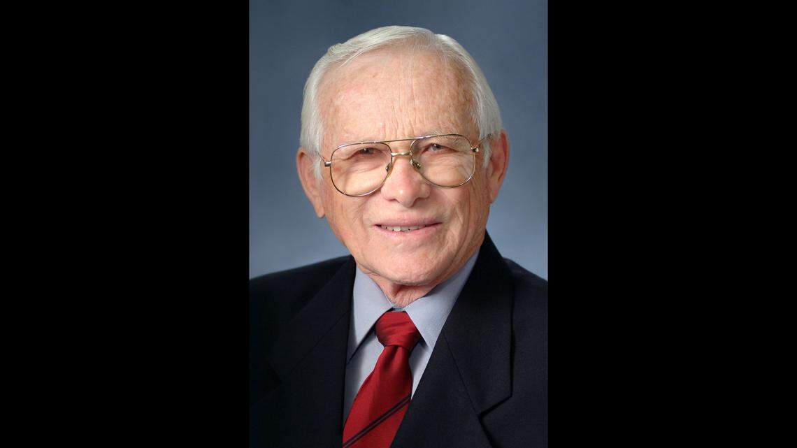 Former KU Chancellor Del Shankel dies | Kansas City Star