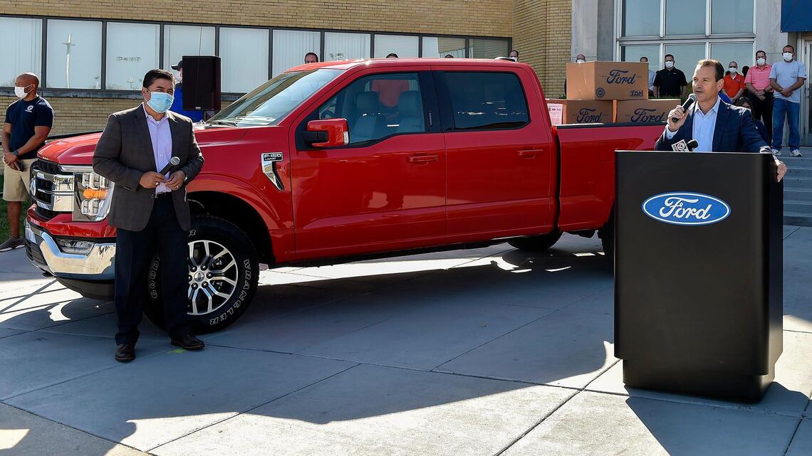 Demand for new F-150 pickup stretches Kansas City Ford plant | Kansas ...