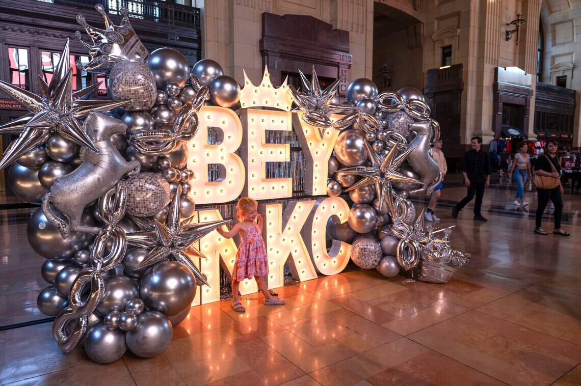 Beyoncé sign at Union Station celebrates Kansas City concert | Kansas ...