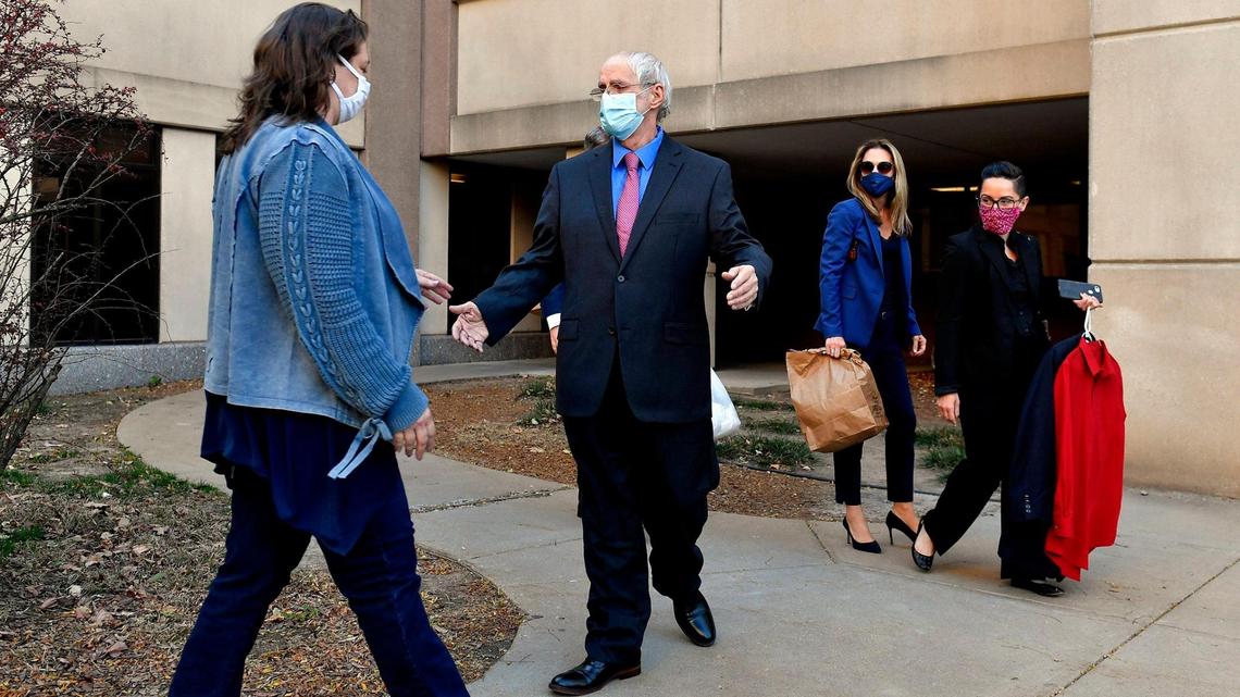 Judge cries, vacates murder conviction of former KCK postman | Kansas ...