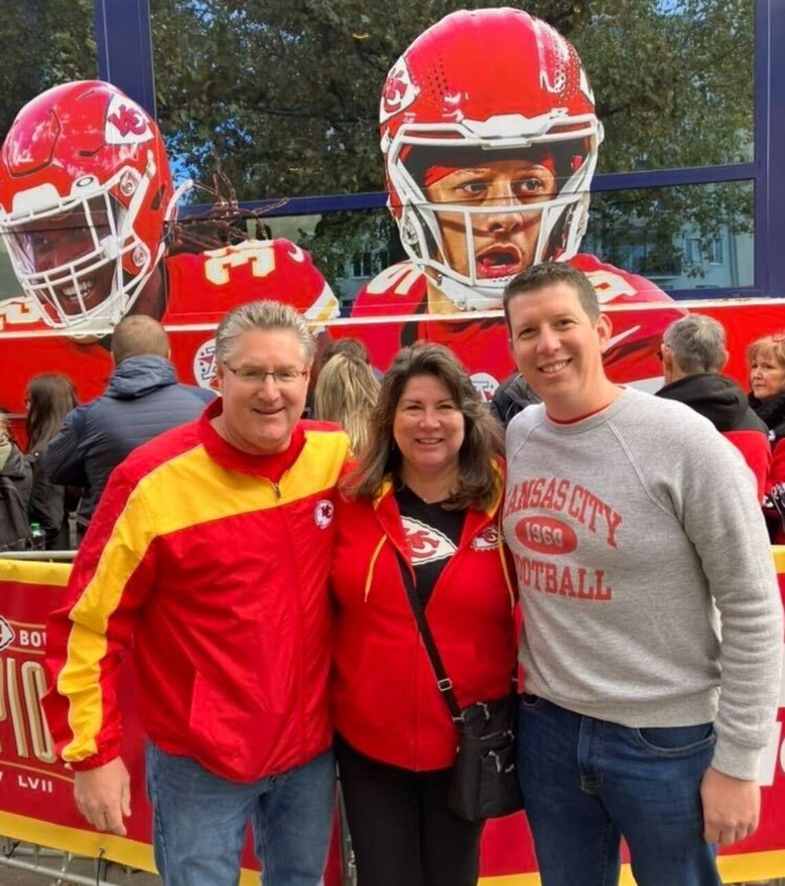 Reflecting passionate base, Chiefs fans swarm Frankfurt | Kansas City Star