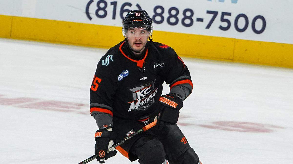 Mavericks open playoffs at Cable Dahmer Arena | Kansas City Star