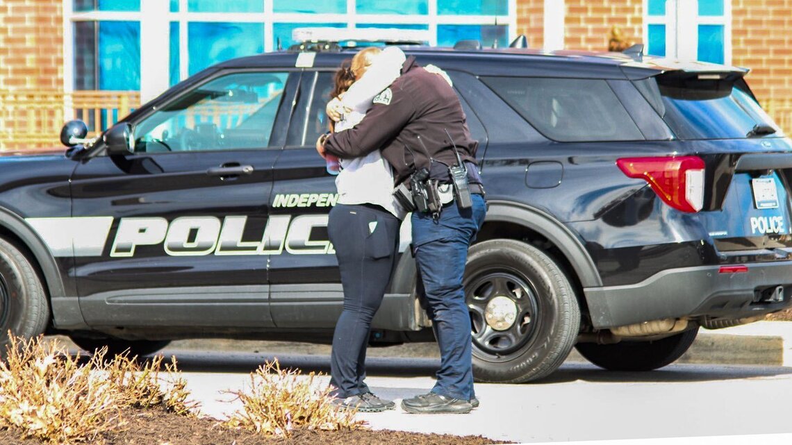 3 Independence, MO, officers, process server shot, 2 killed | Kansas ...