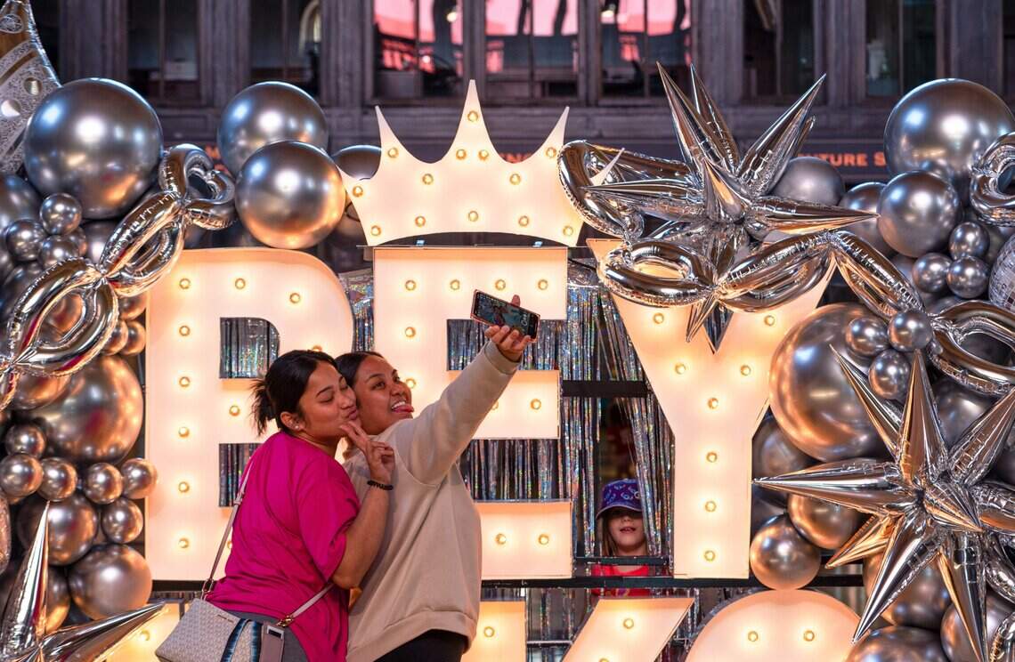 Beyoncé sign at Union Station celebrates Kansas City concert | Kansas ...