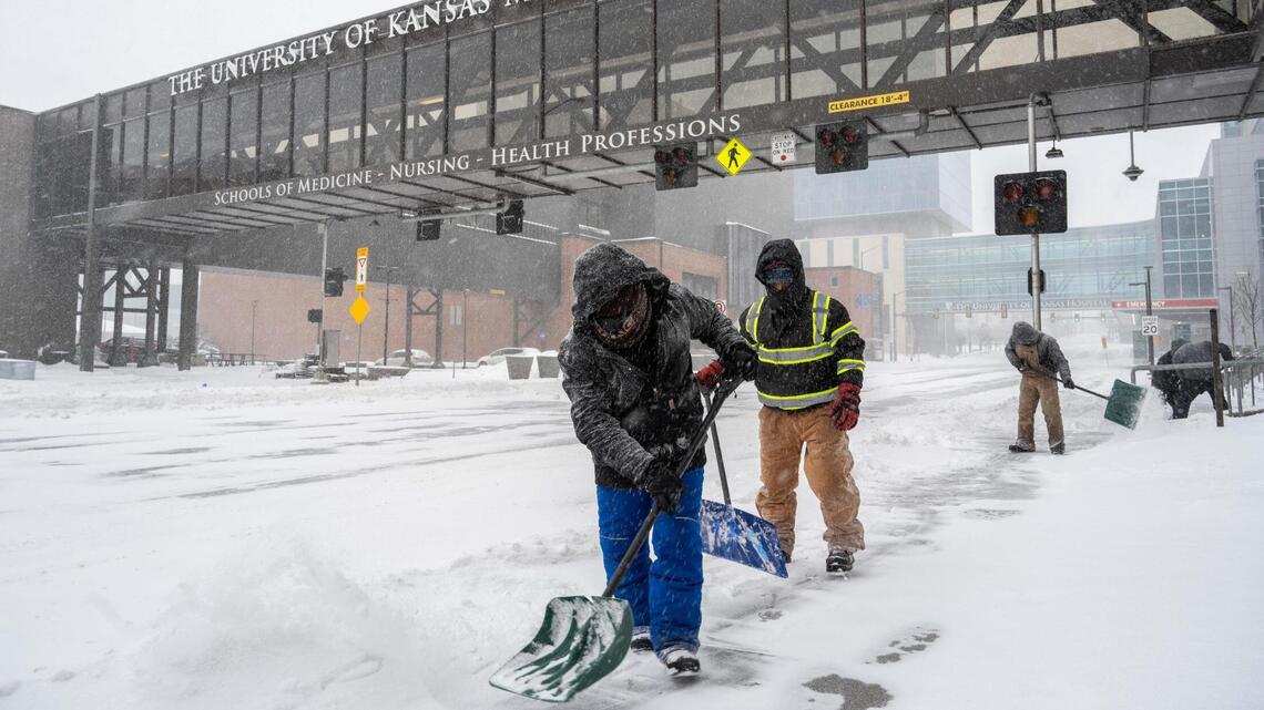 Snow tapers off around Kansas City. See the frigid forecast | Kansas ...