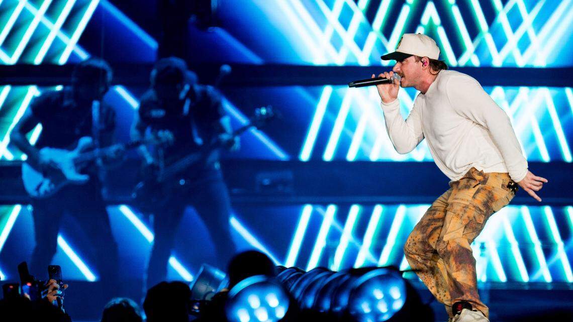 Patrick Mahomes, Travis Kelce attend Morgan Wallen concert | Kansas ...