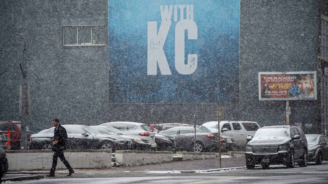 Roads become dangerous as ice, snow accumulates in KC | Kansas City Star