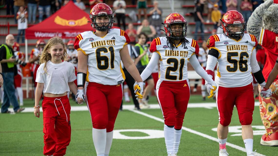 Viral TikTok girl watches KC Glory win women’s football game | Kansas ...