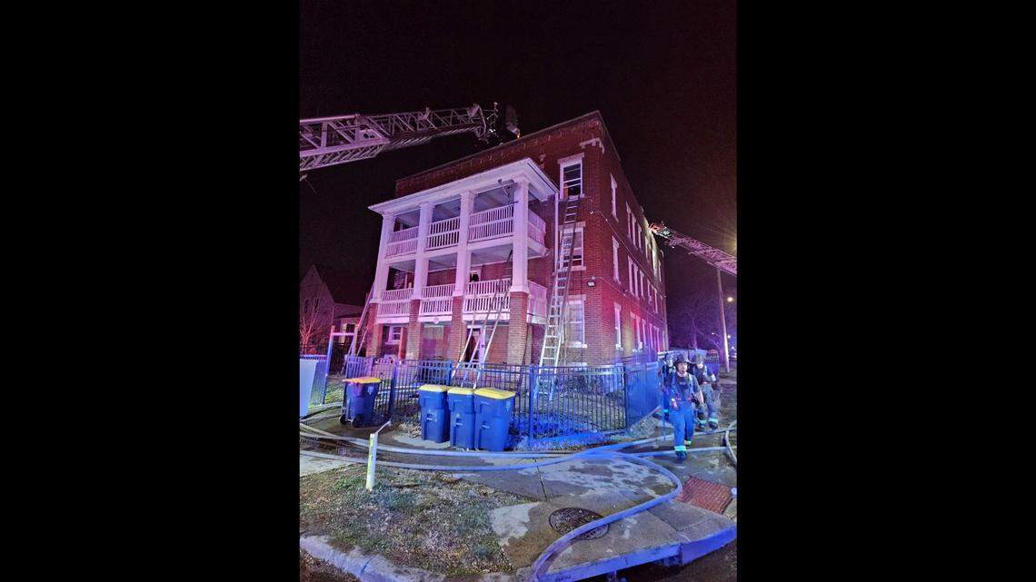 Apartment fire injures 3 KCs Independence Plaza neighborhood | Kansas ...