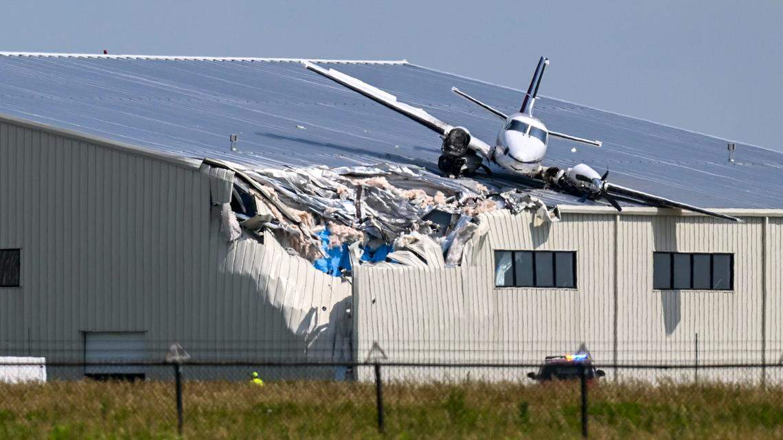 Plane crashes into Olathe airport hanger, no major injuries | Kansas ...