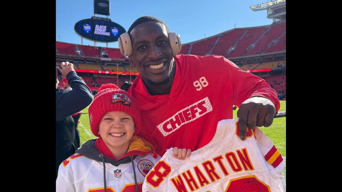 How Kc Chiefs Tershawn Watson Saved Boy Falling From Stands Kansas