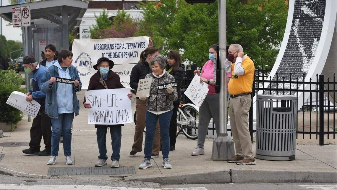 Anti-death penalty activists rally as Carman Deck executed | Kansas ...