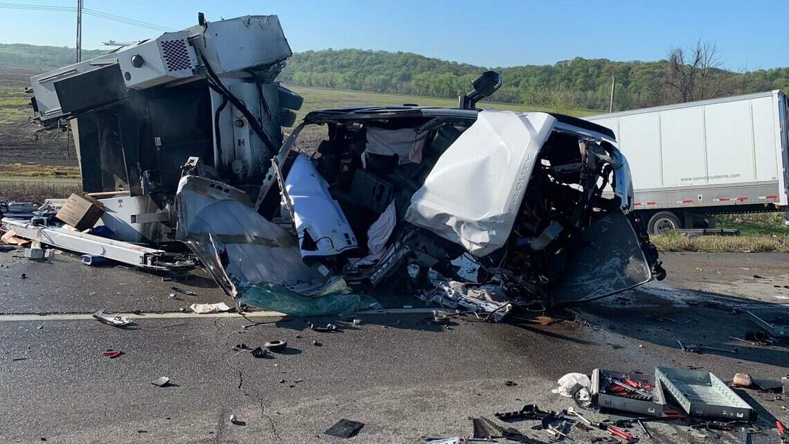 Driver injured in semi crash on I-435 in Kansas City, Kansas | Kansas ...
