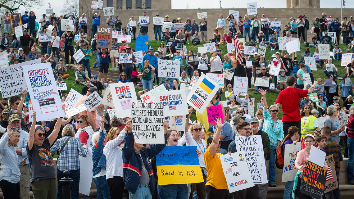 Kansas City protest sees thousands in ‘March for Democracy’ | Kansas ...