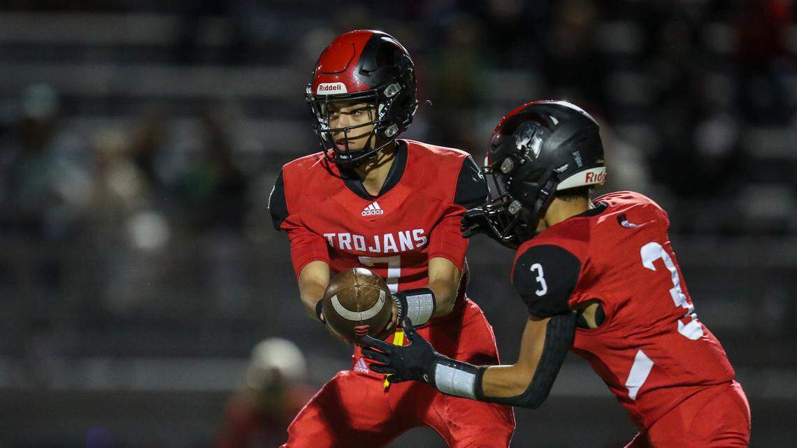 Michigan football commit Kendrick Bell wins Simone Award | Kansas City Star