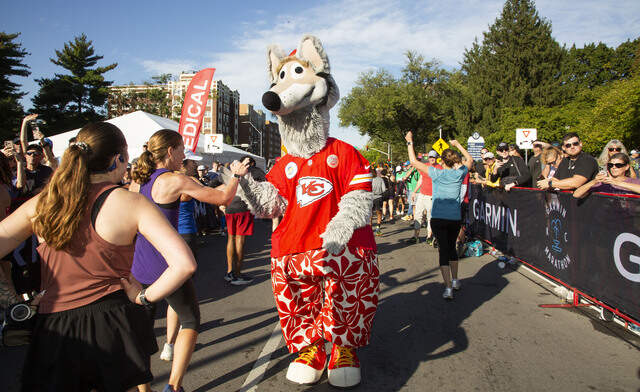Local winners shine at 2025 Garmin Kansas City Marathon race | Kansas ...