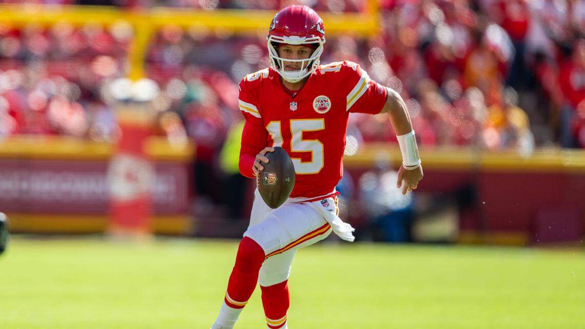 Patrick Mahomes’ no-look pass signals Chiefs resurgence | Kansas City Star