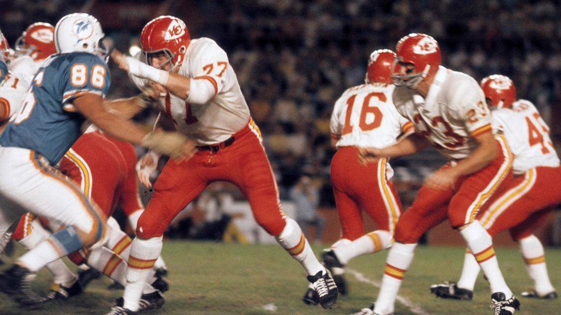Chiefs Jim Tyrer Hall of Fame finalist despite murder-suicide | Wichita ...