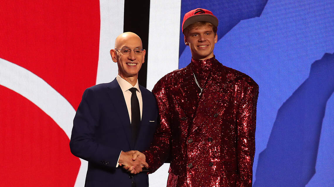 KU coach Bill Self reacts to Gradey Dick’s suit, NBA Draft | Kansas ...