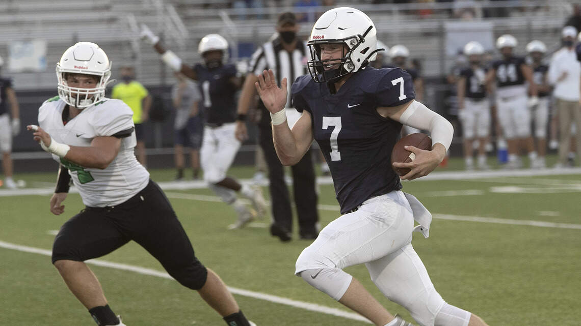 Mill Valley wins football showdown over Derby in opener | Kansas City Star