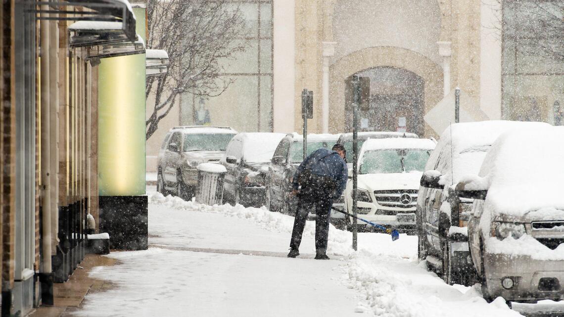 Kansas City weather and roads: Drivers use caution in snow | Kansas ...