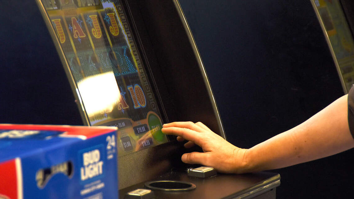 Video slot machine in KS convenience store risky, illegal? | Kansas ...
