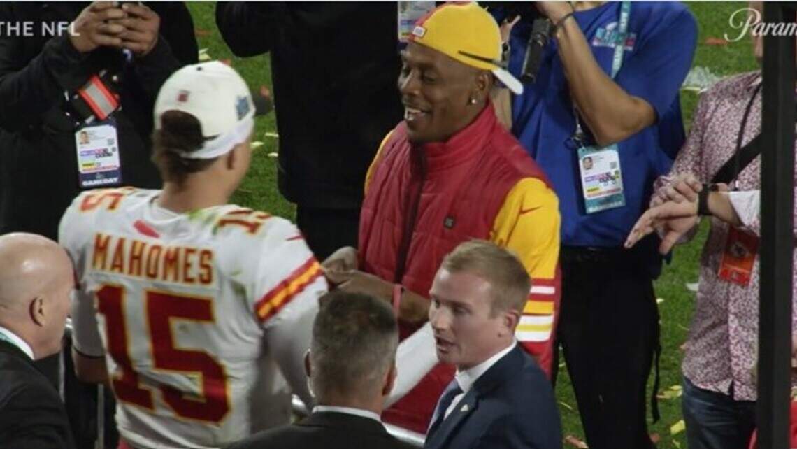 Video: Cool moment for Patrick Mahomes, dad after Super Bowl | Kansas ...