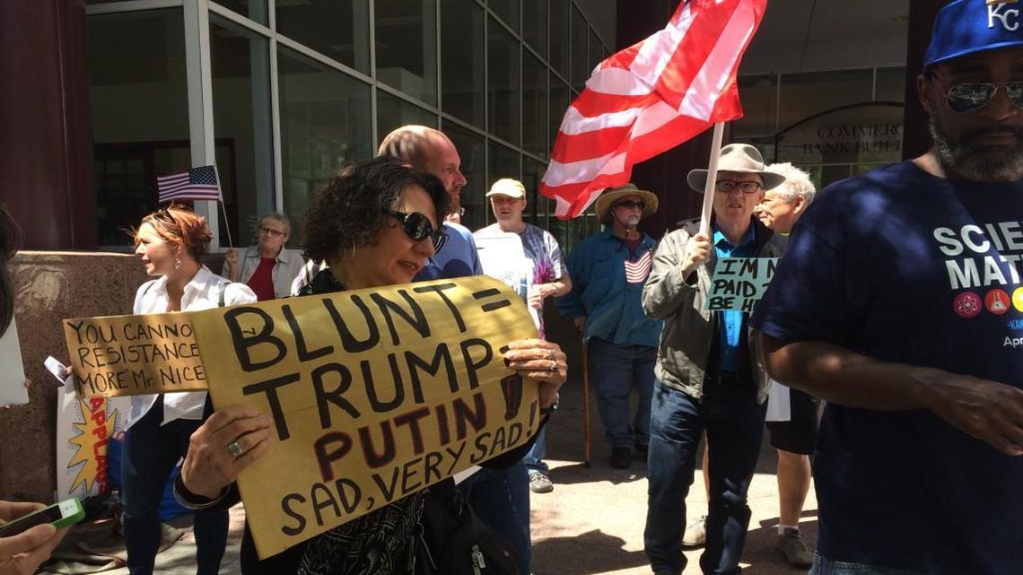 Protesters call for special prosecutor outside Sen. Blunt’s KC office ...