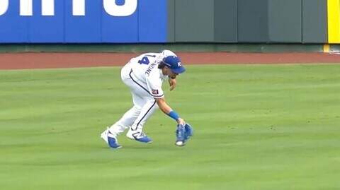 Replay overturn opens door to big Yankees inning vs. Royals | Kansas ...
